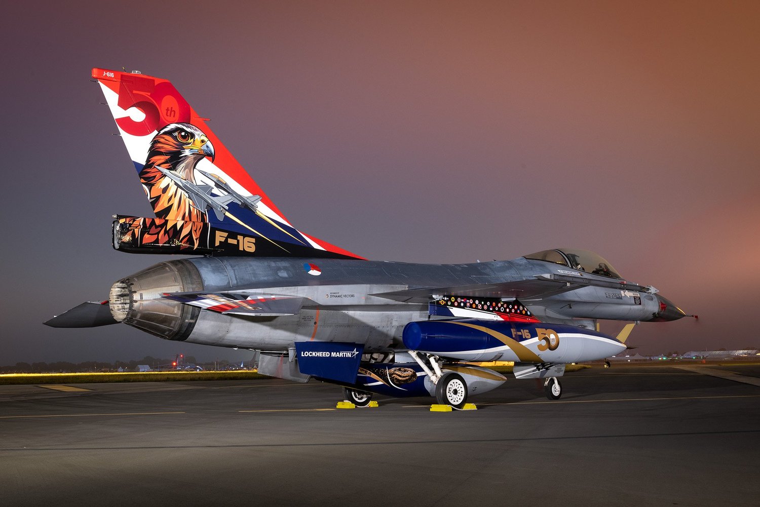 Projects | 50 Years of the F-16 - Dynamic Vectors