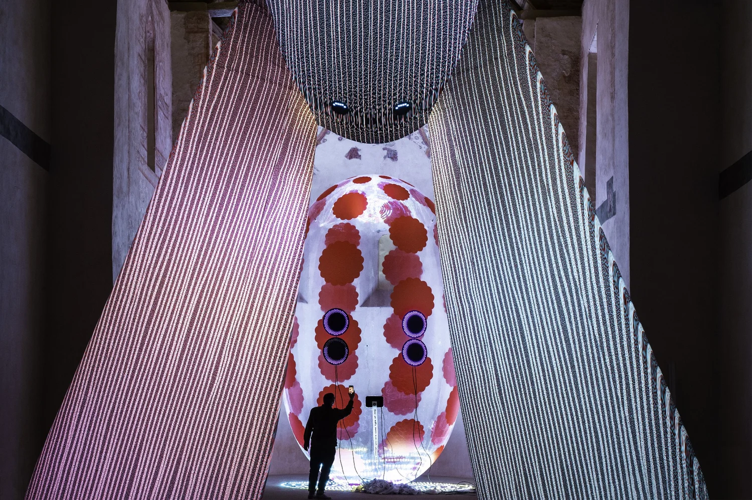 MODERN GURU AND THE PATH TO ARTIFICIAL HAPPINESS – Interactive public ...