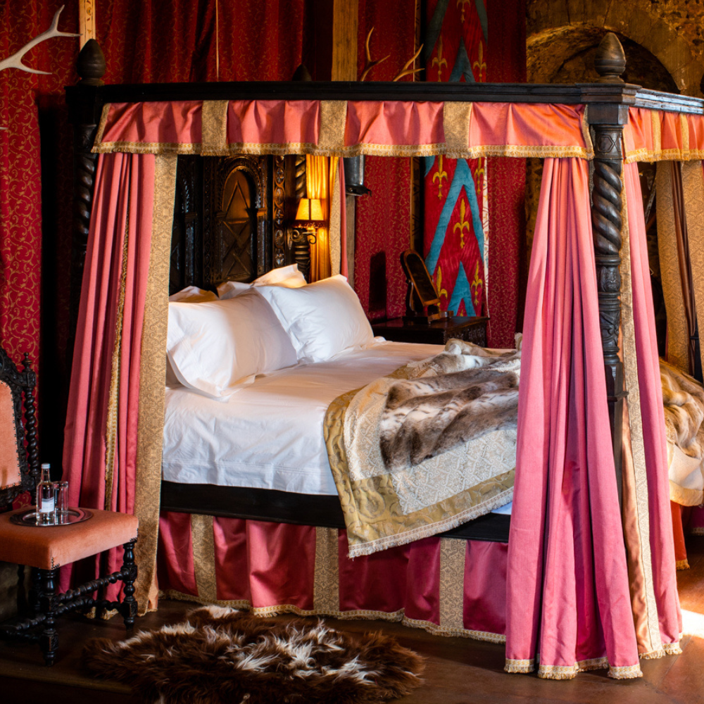Royal Chamber - The only modern bedroom inside a Norman Keep in the ...