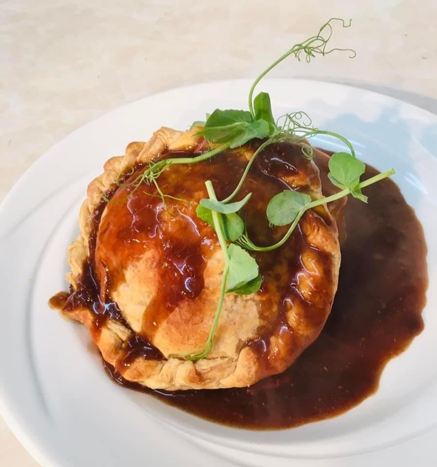 Splinters Caterers — Hedingham Castle