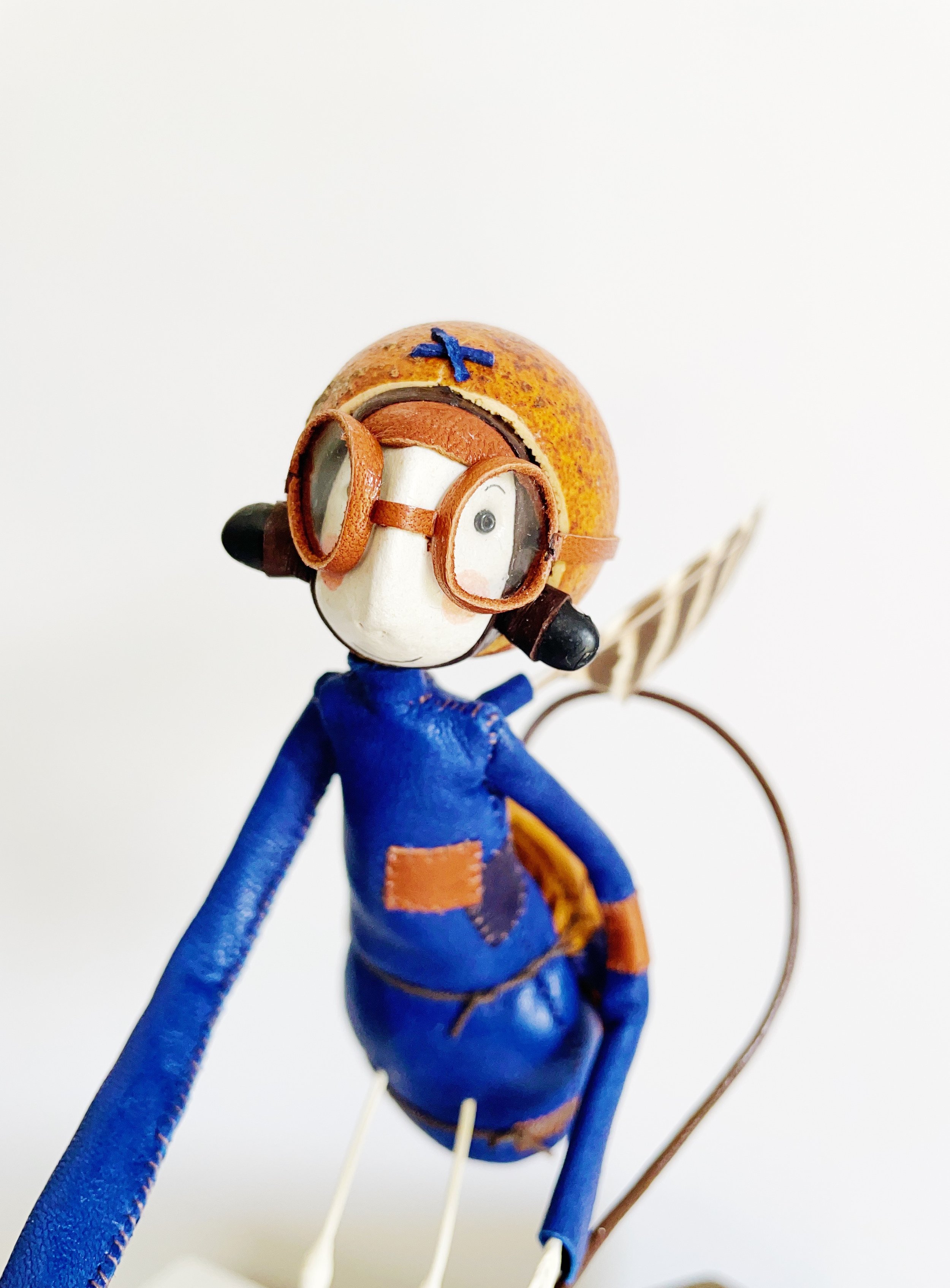 Brain's Portable Dust Agitator -Mark 1 (Blue) — Samantha Bryan