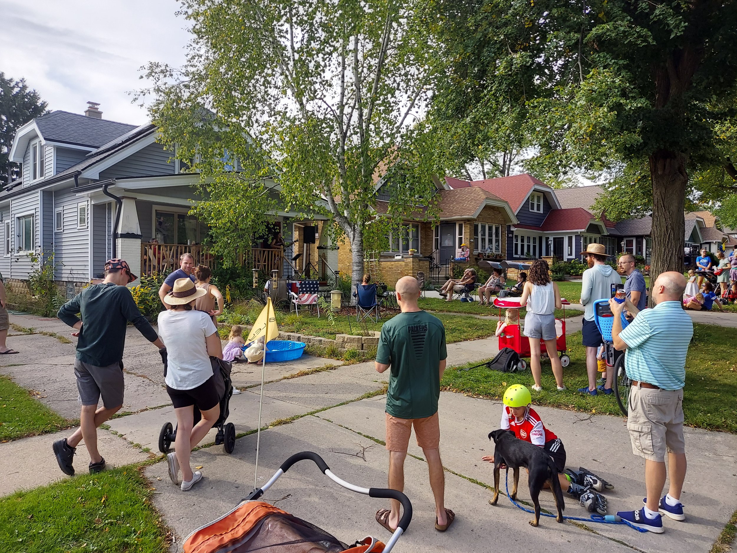 TETNA's Inaugural Porch Concert Series is a Big Hit — Tosa East Towne