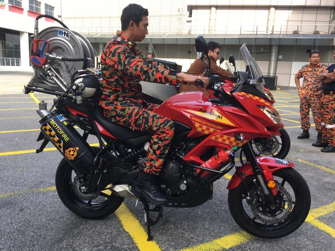 VARIO Bike | Firefighting Bike with CAFS, HiPRESS and Water Mist Modes ...