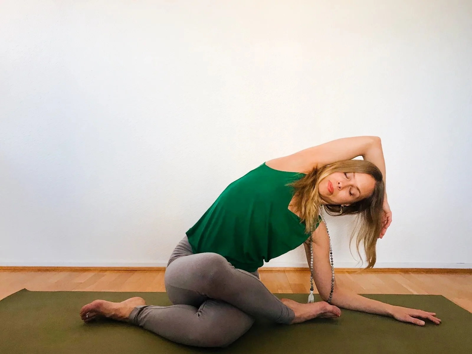 200 tim somatisk yogalärarutbildning — Anja Bergh