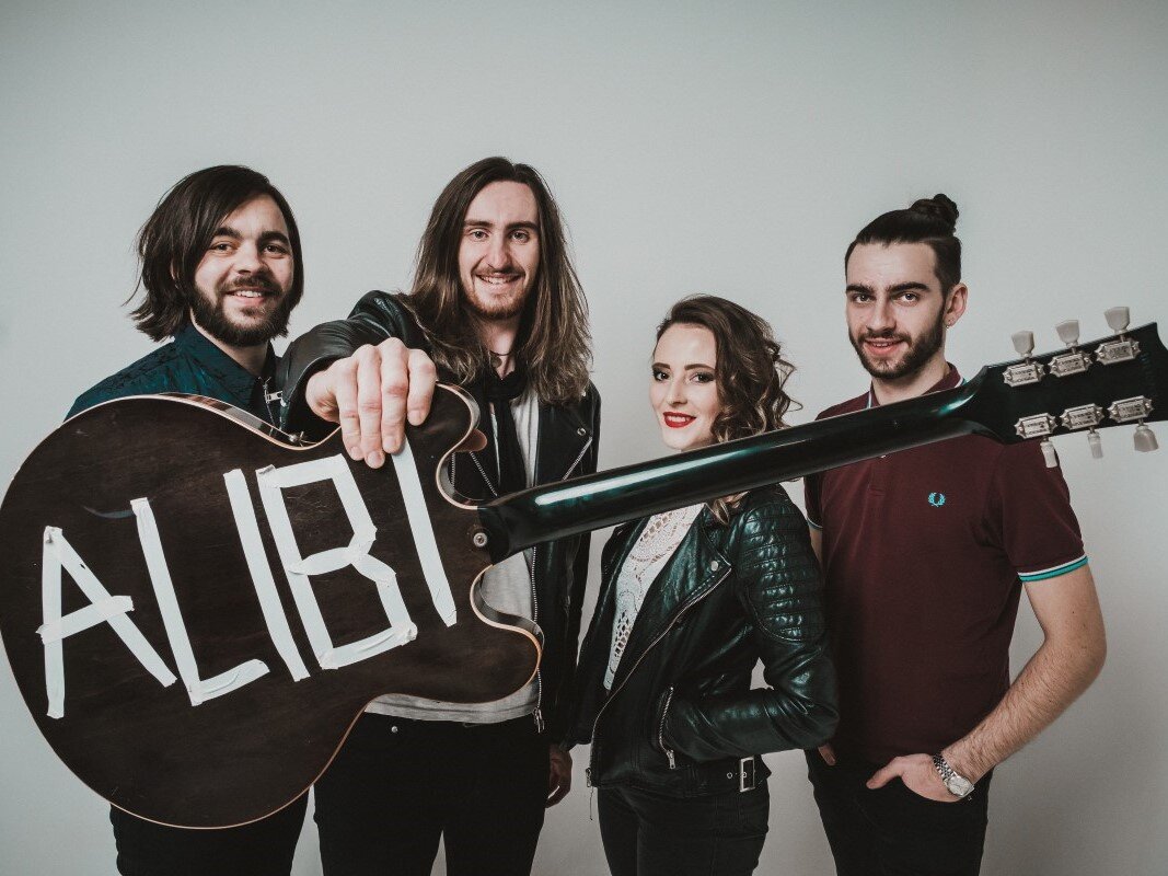 ALIBI BAND — station entertainment