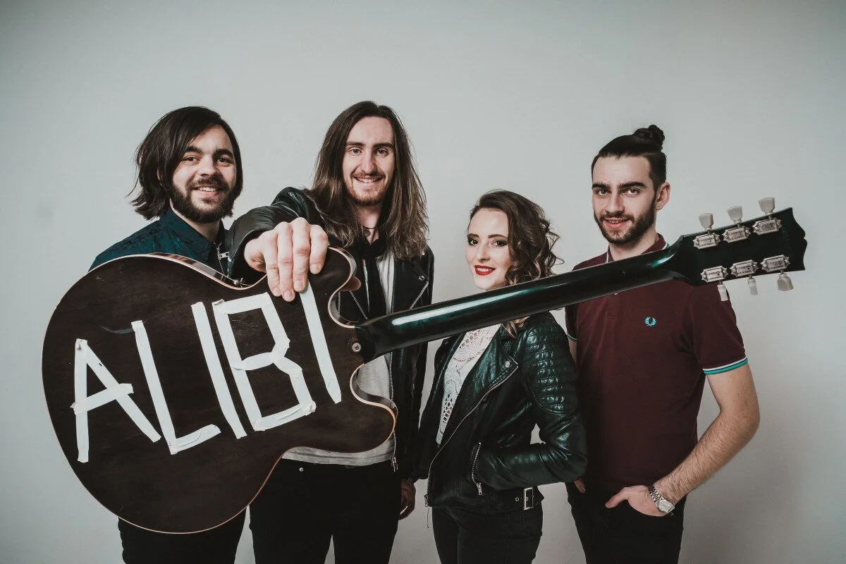 ENTERTAINMENT BANDS FULL — station entertainment