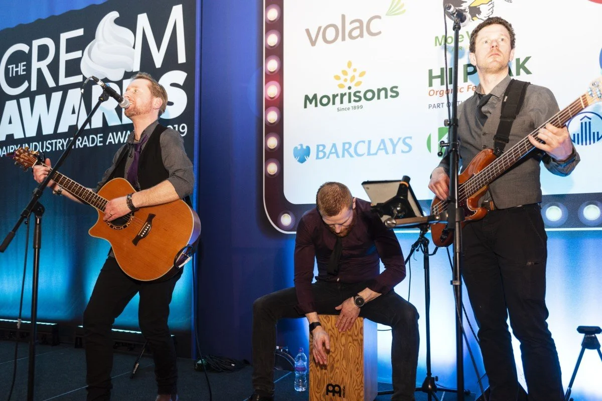 ENTERTAINMENT BANDS FULL — station entertainment