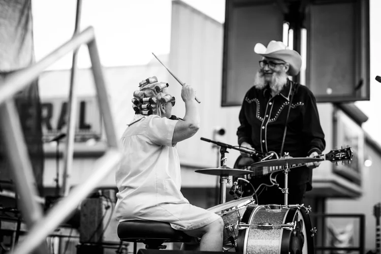 Laid Back Country Picker