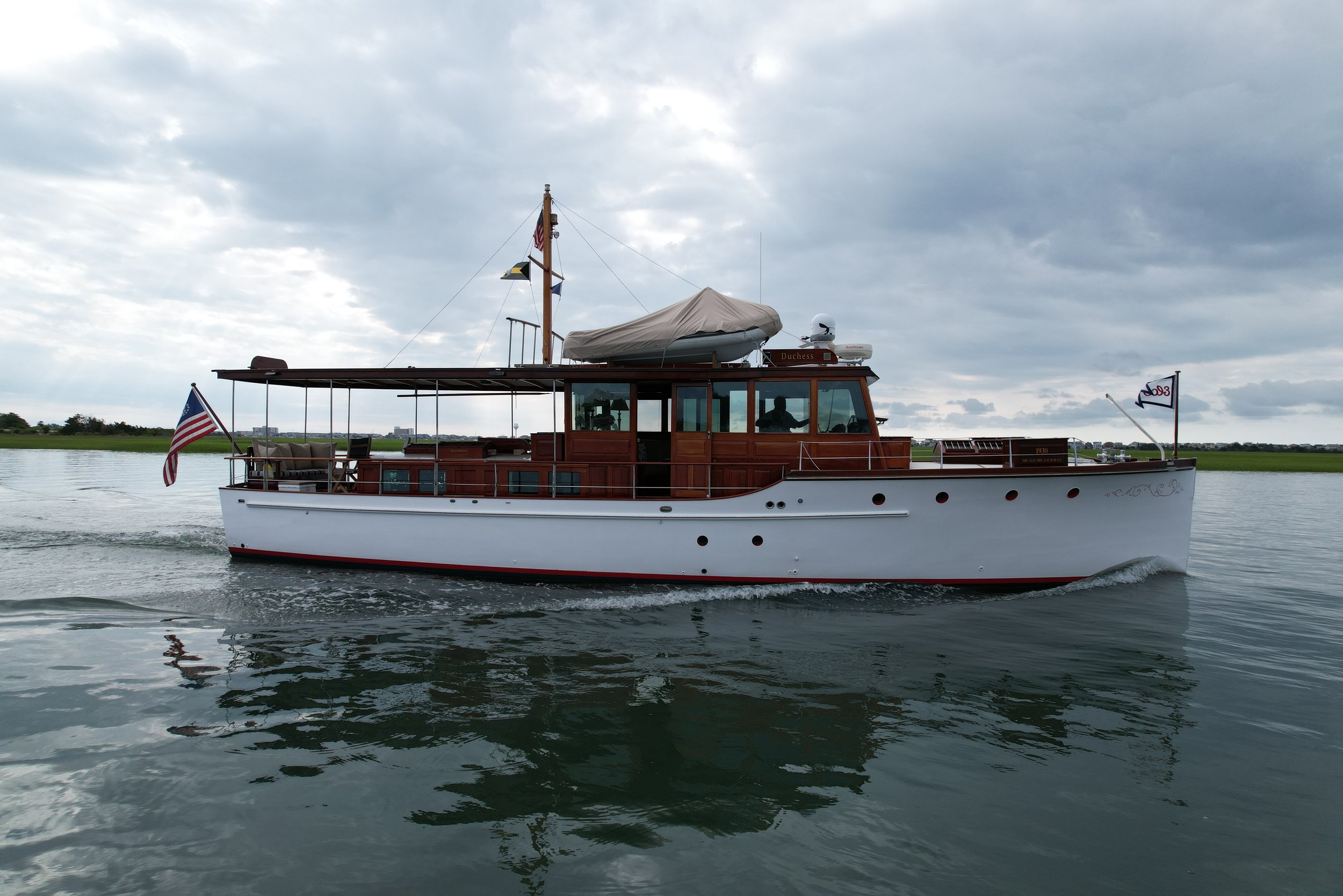 Duchess - 1930 Elco Flat Top — Airlie Pointe Yacht Charters ...