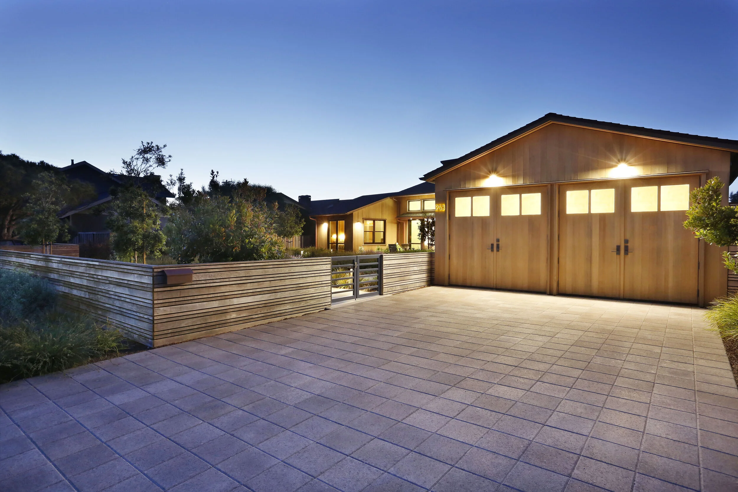 Half Moon Bay-Modern — LaMar Construction Inc