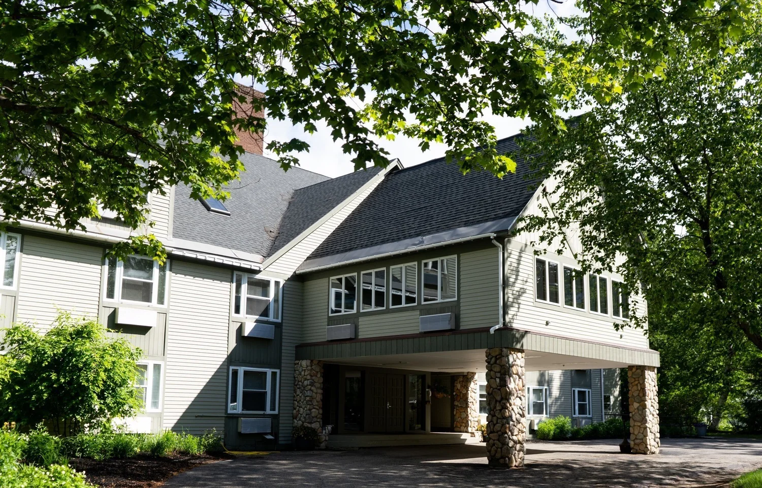 Silver Fox Inn — Waterville Valley Resort Association