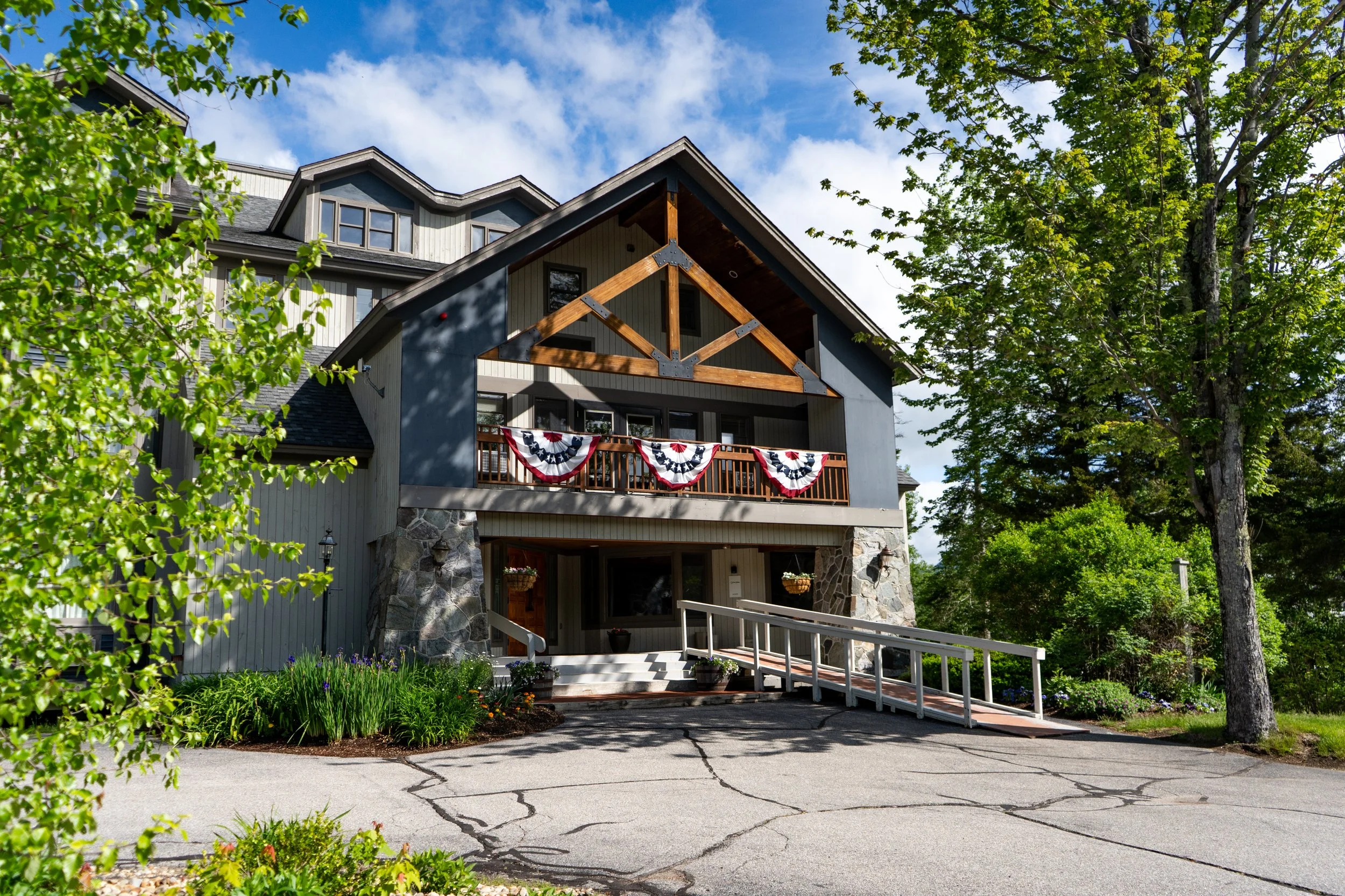 Valley Inn — Waterville Valley Resort Association