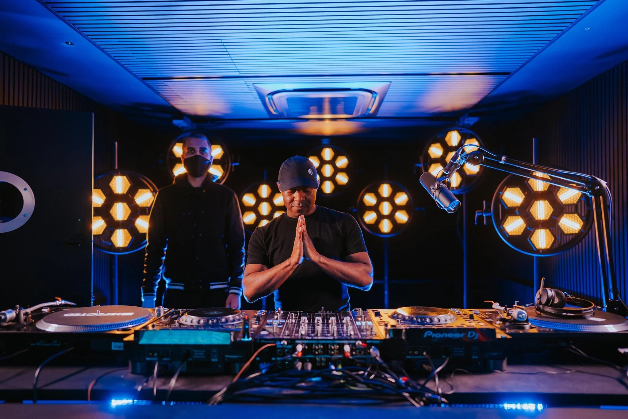 DJ EZ | Official Website