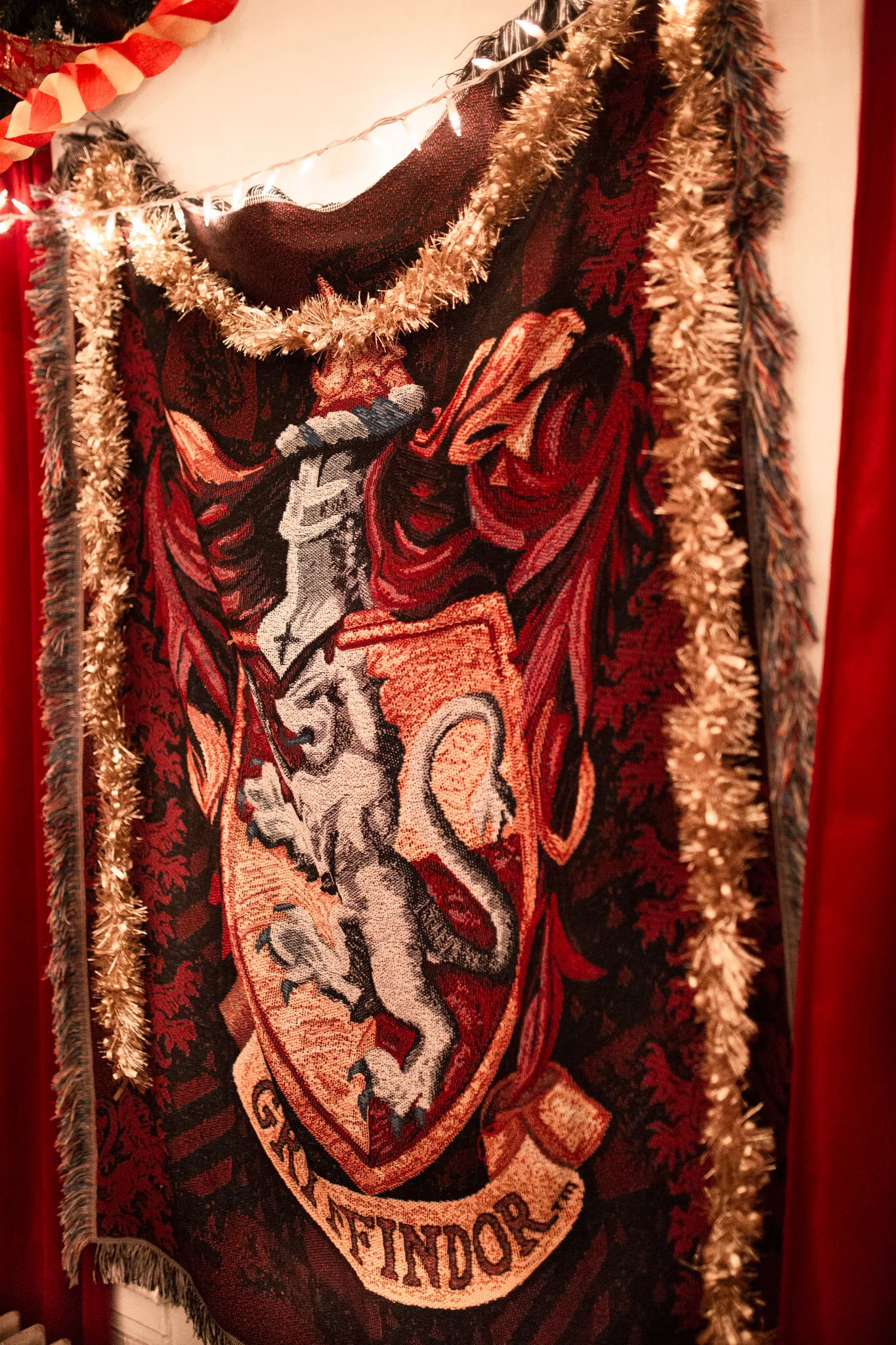 How To Make Your Own Gryffindoor Common Room — DELANEY BEDROSIAN