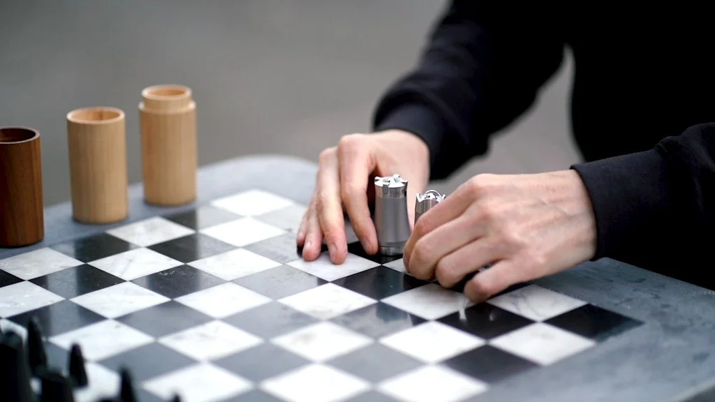 Crownes | Nesting Chess Set