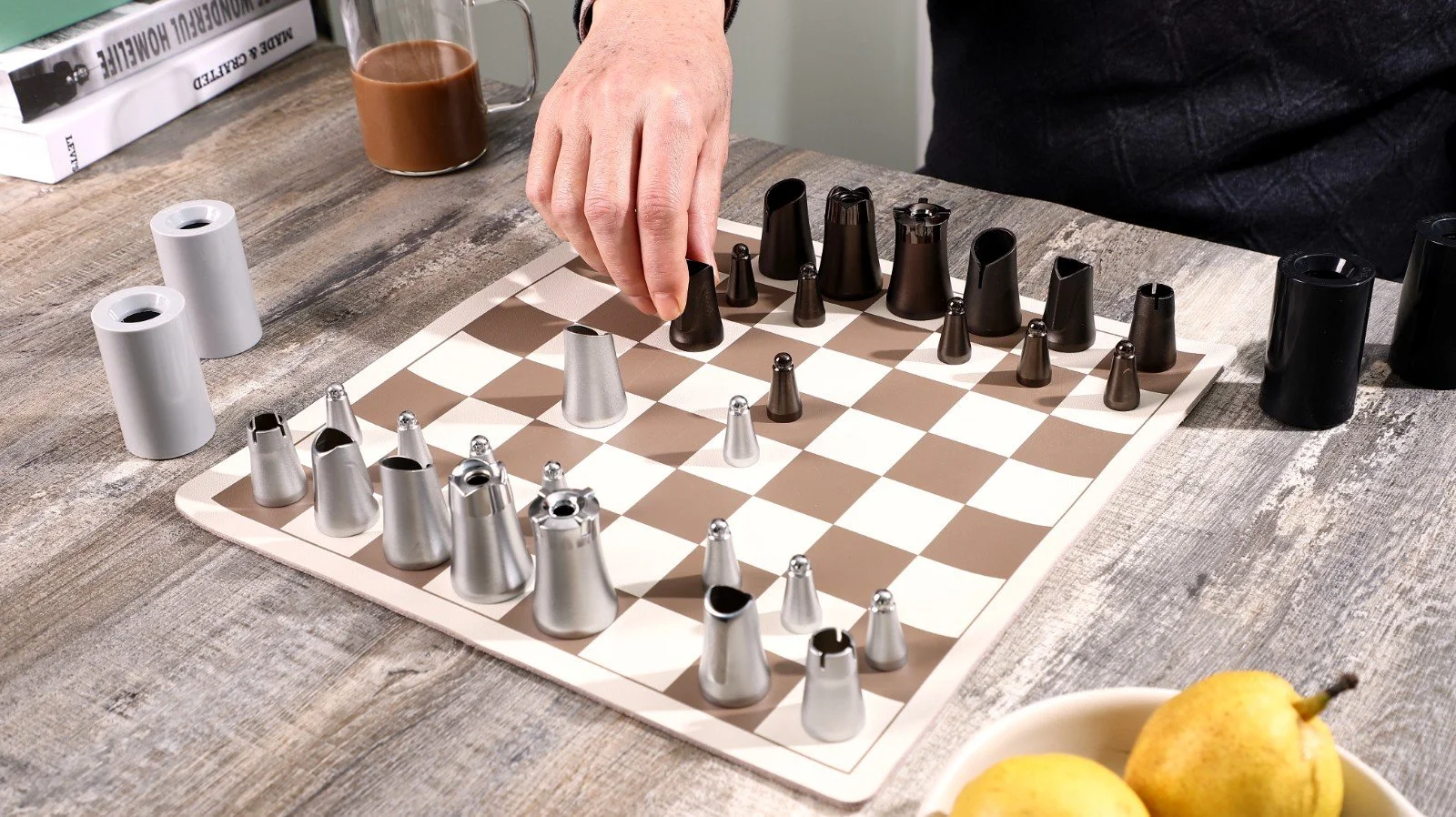 Crownes | Nesting Chess Set