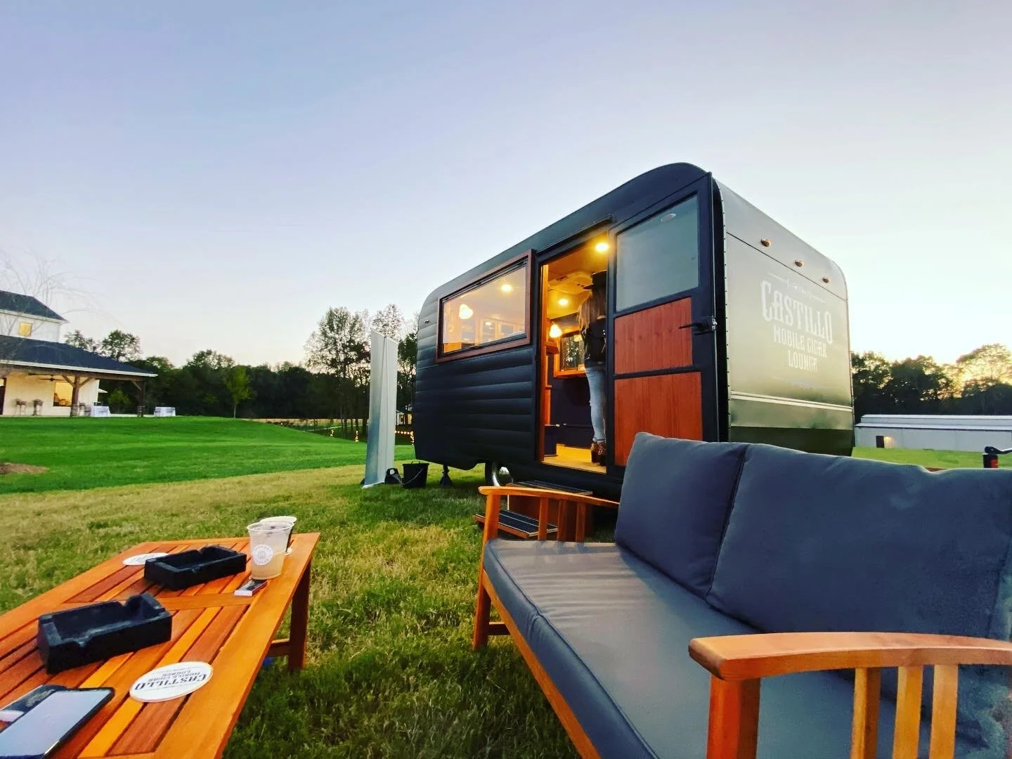 Home — Castillo Mobile Cigar Lounge