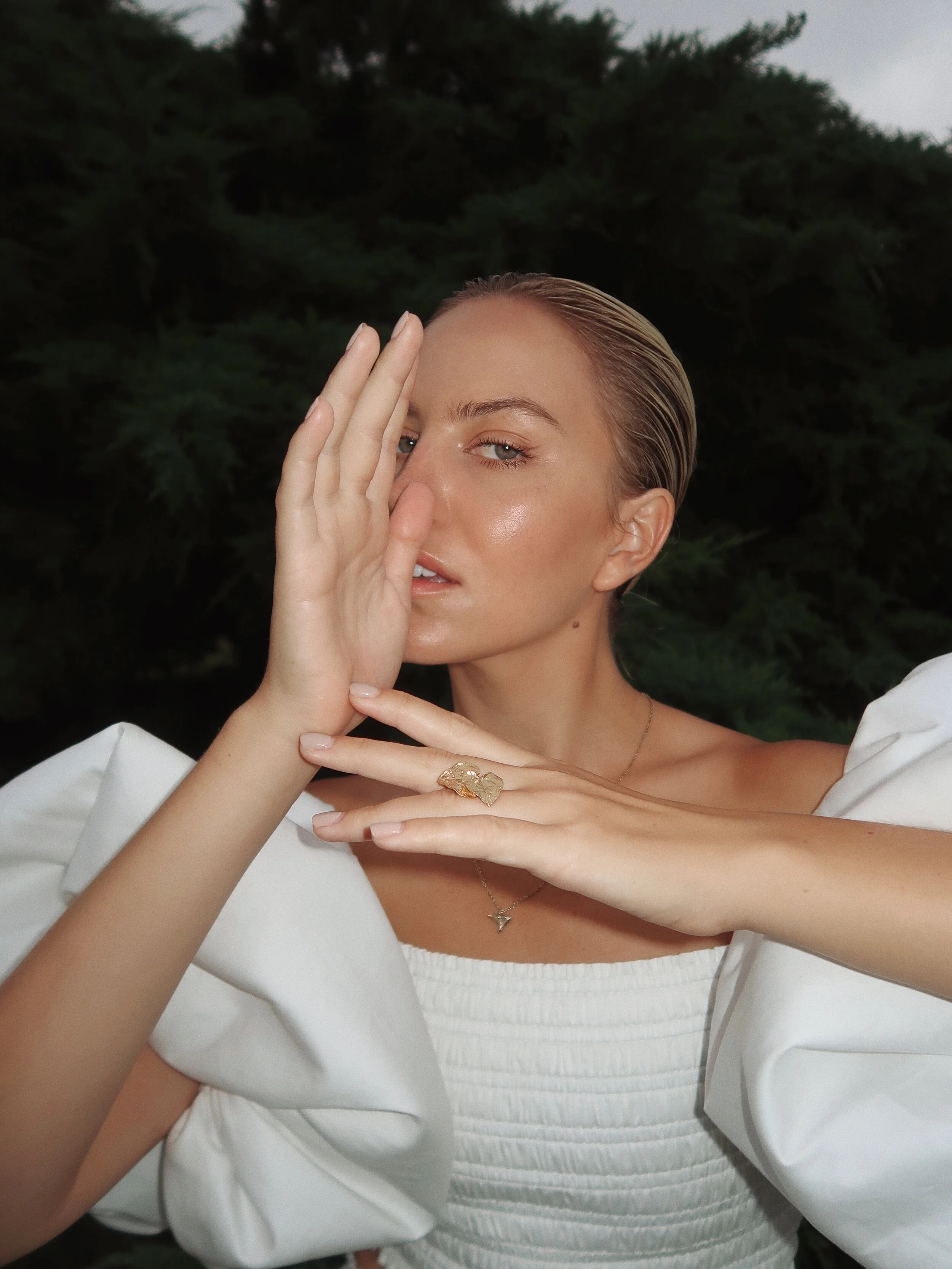 The Non-Negotiables These Fashion Week Front-Rowers Swear By To Look ...