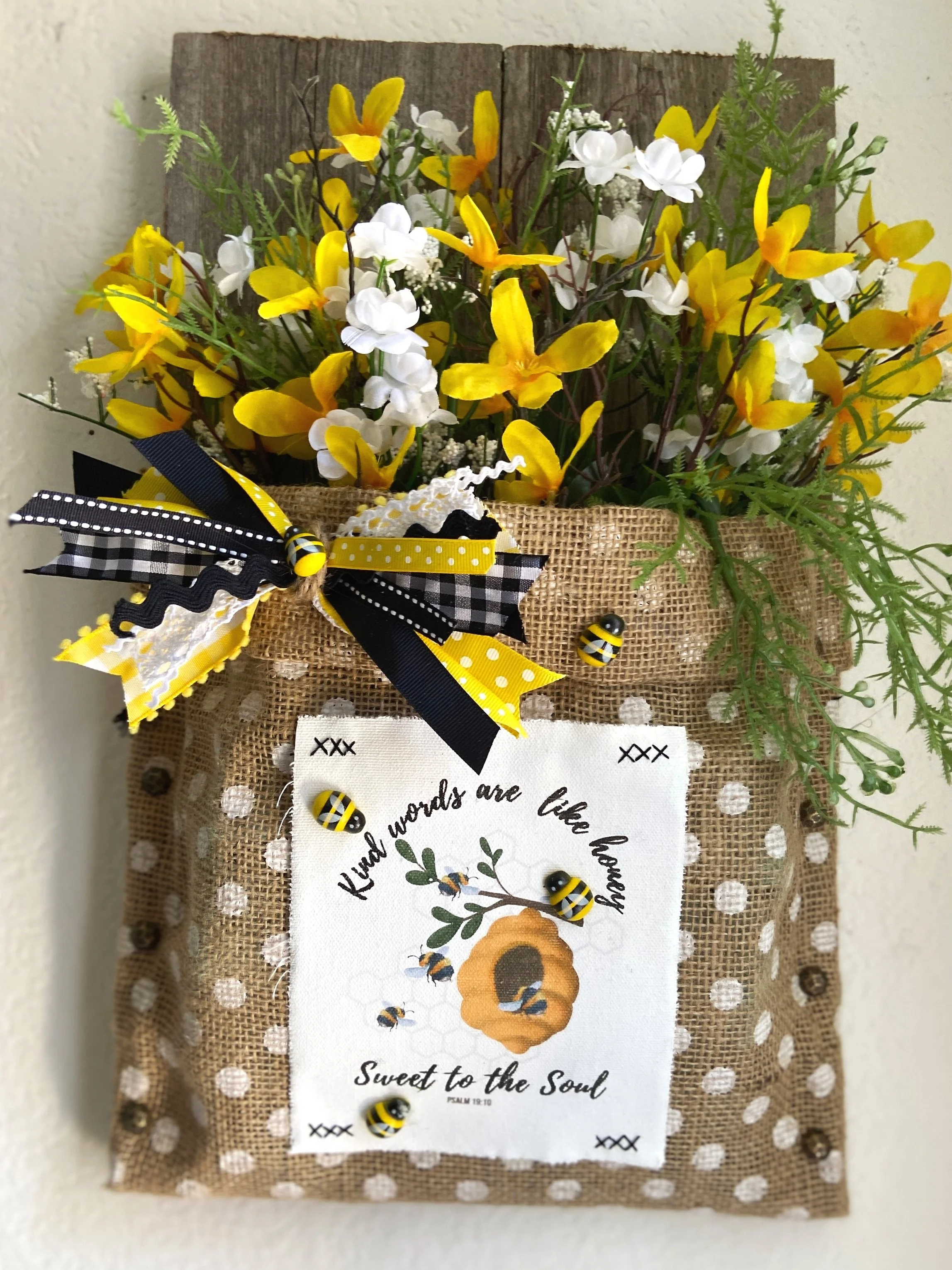 Honey Bee Wall Decor — Carol Adams