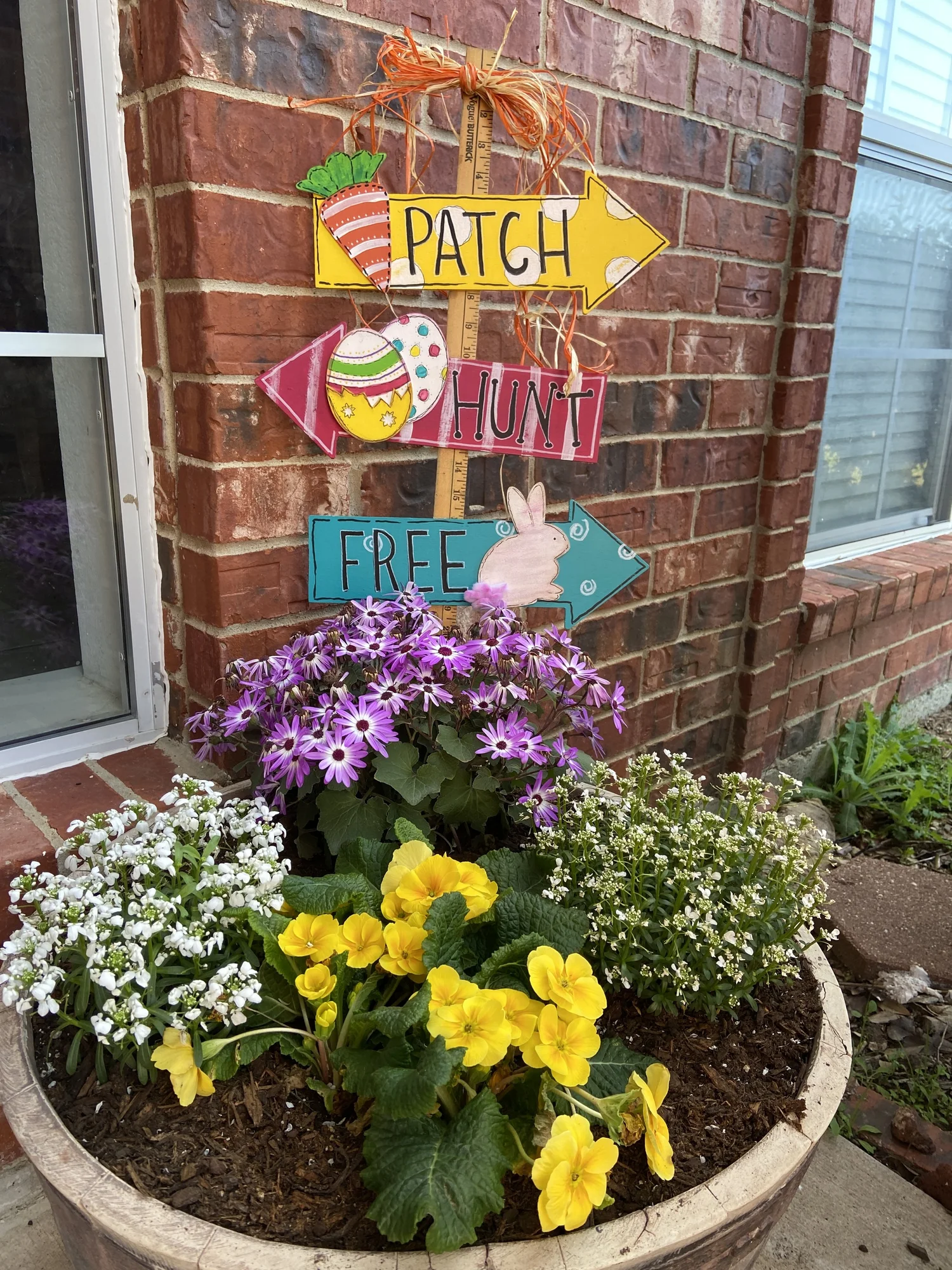 DIY Spring Sign: Turn 3 Dollar Tree Arrows Into Stunning Yard Decor ...