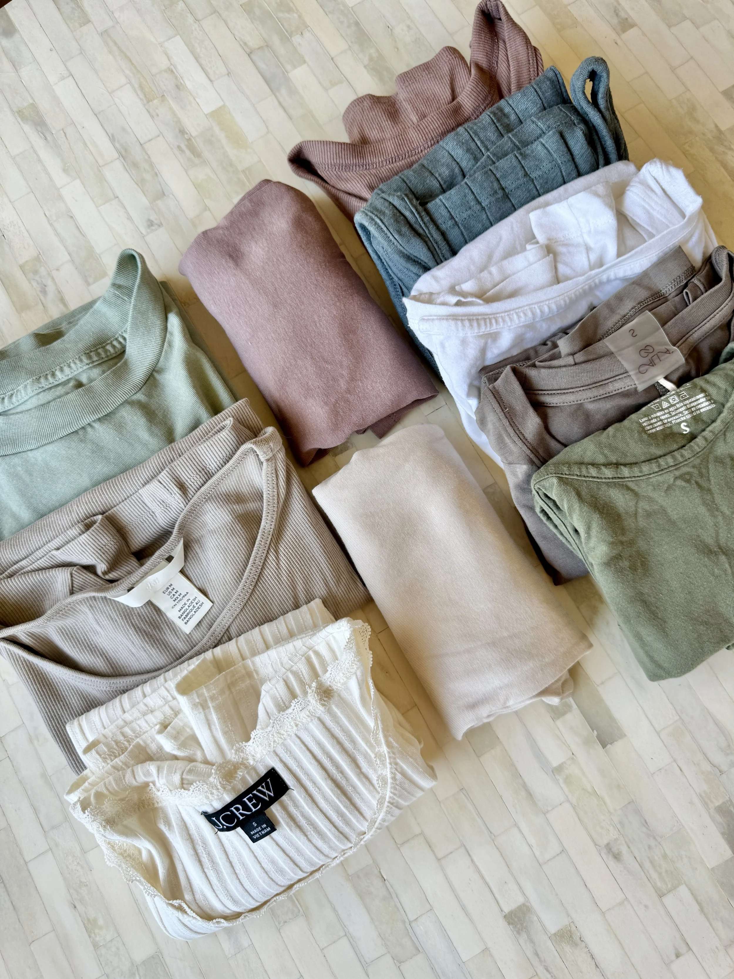 Carry-On Only Travel Guide: Capsule Wardrobe — The Orderly Space