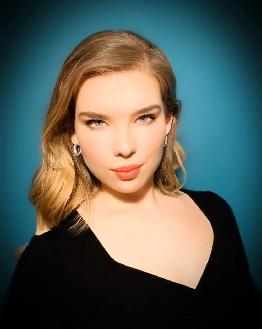 CAROLYN ORR, SOPRANO