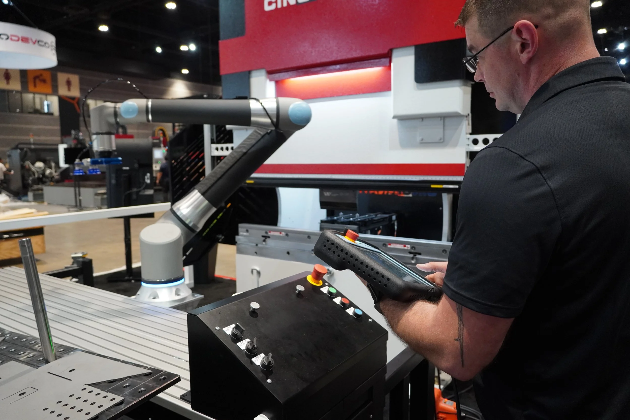 EZ Bend Cobotic Cell in Harrison, OH | Press Brake Automation