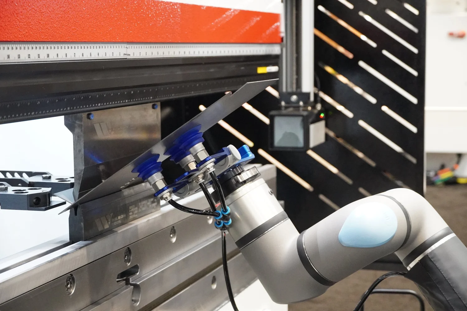 EZ Bend Cobotic Cell in Harrison, OH | Press Brake Automation