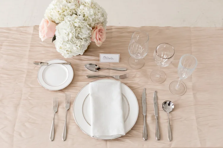 Dining with Grace: Your Modern Guide to Dining Etiquette and Table ...