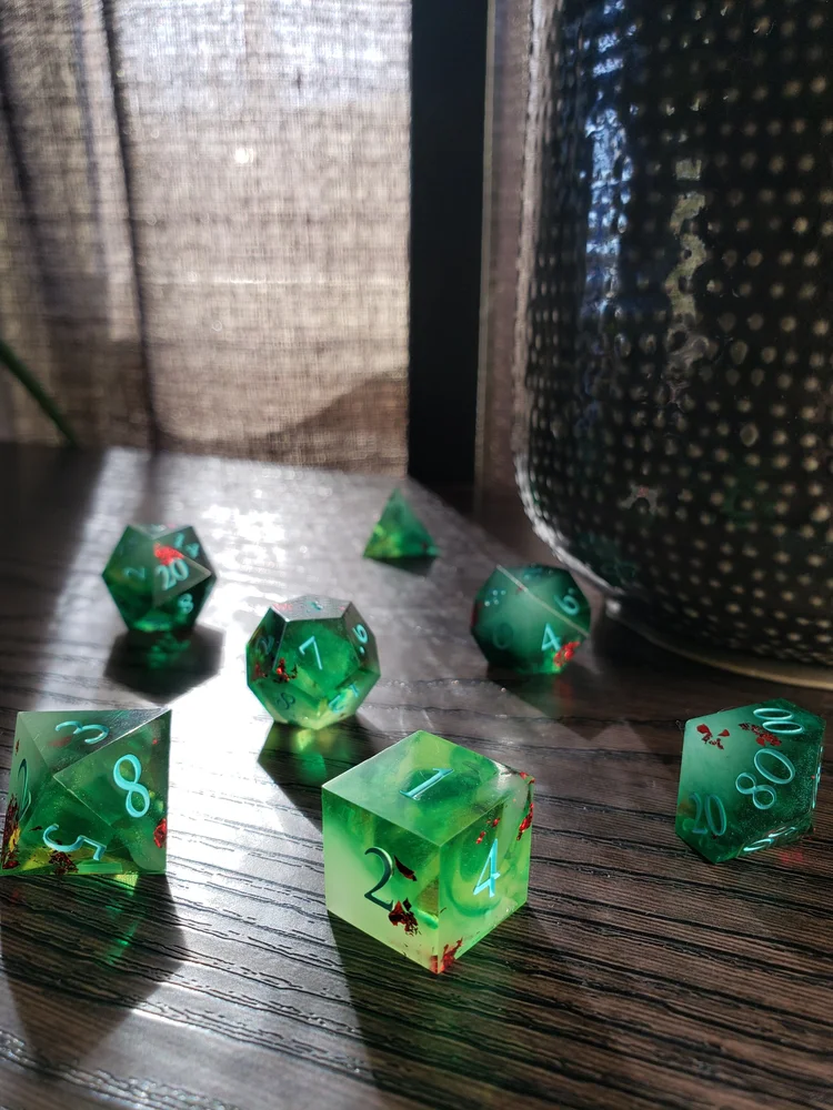 Love the crit number inking on this set so much : r/DungeonsAndDragons