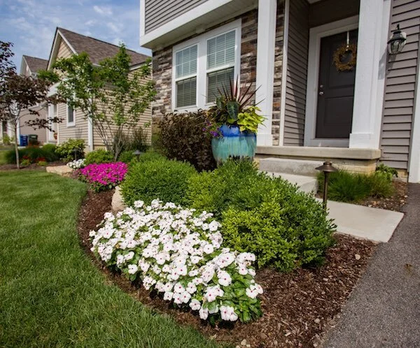 Landscaping, Backyard & Landscape Design in Upper Arlington, Grandview ...