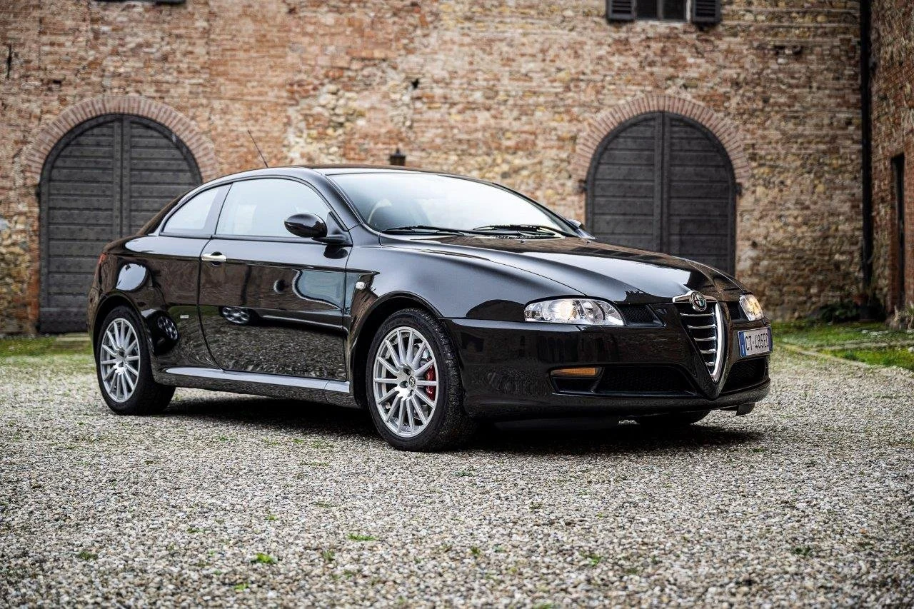 ALFA ROMEO GT: A SPORTY AND STYLISH ITALIAN CLASSIC — Alfattitude