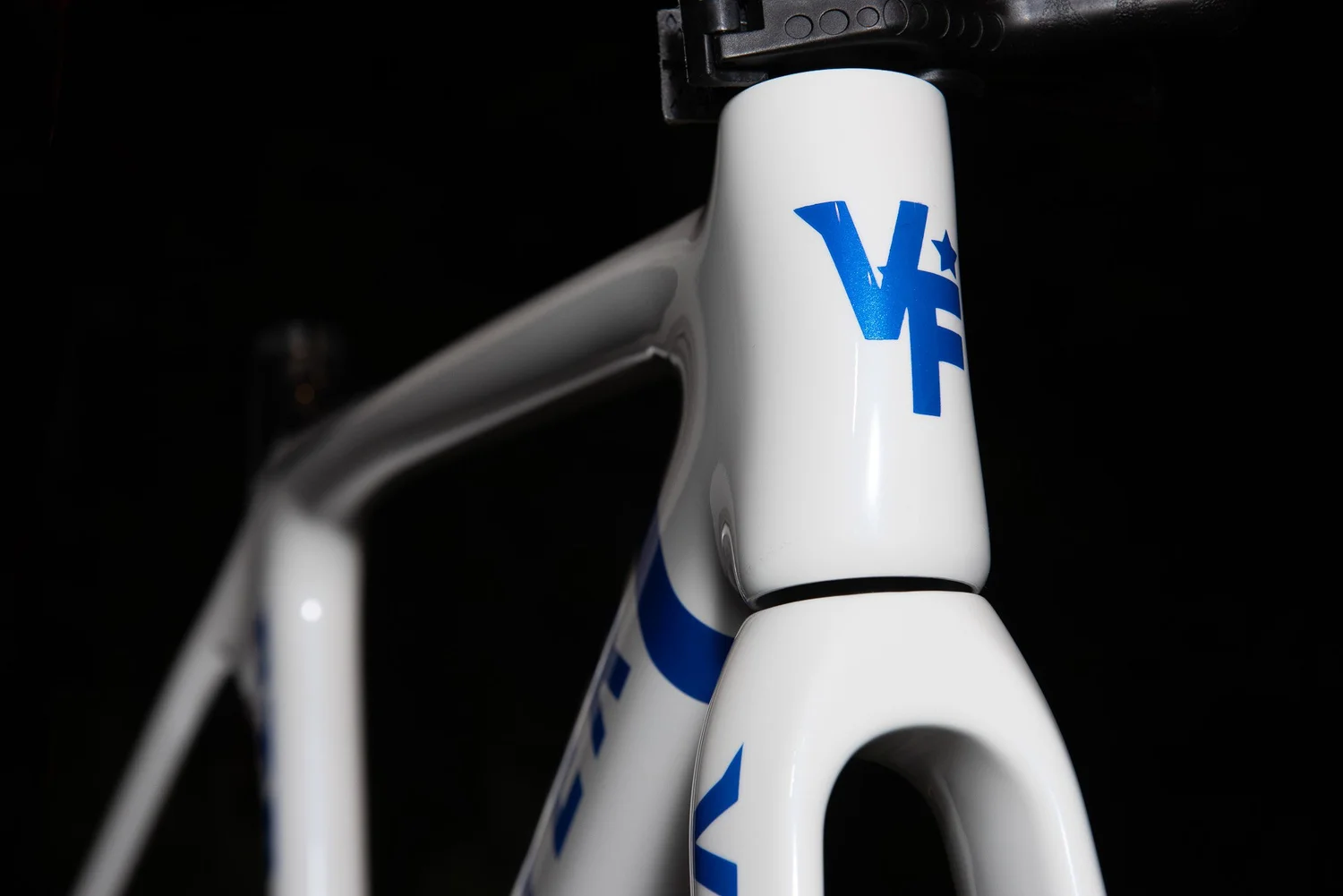 Velo Flyer — Right Hook Finishes