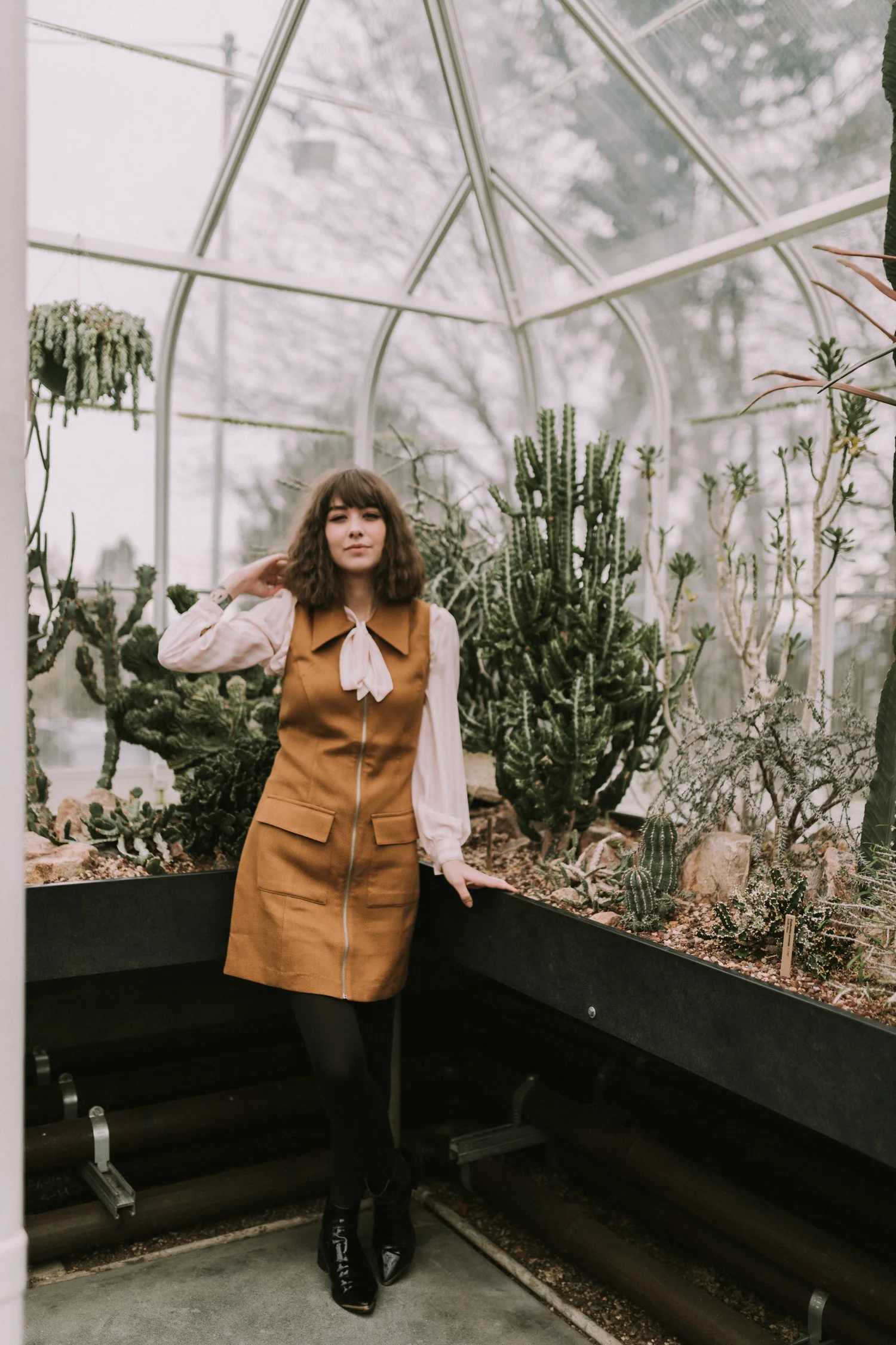 70'S GREENHOUSE PORTRAITS | behind the scenes video — Jessica Whitaker