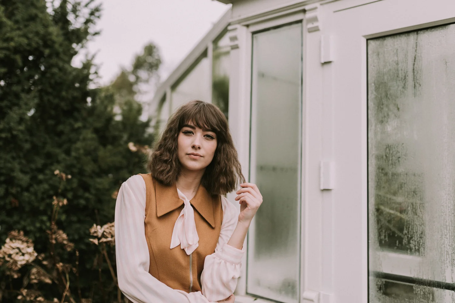70'S GREENHOUSE PORTRAITS | behind the scenes video — Jessica Whitaker