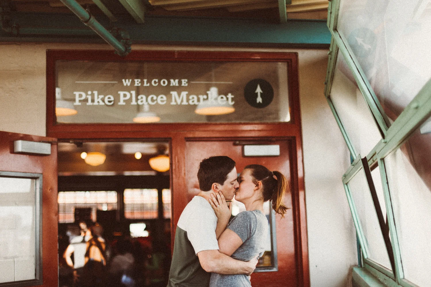 pike place market engagmenet x cassandra + joe — Jessica Whitaker