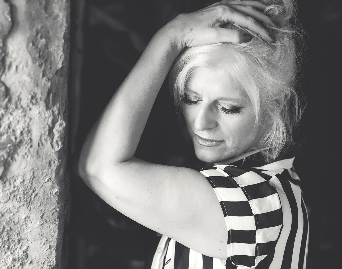 Tracey’s photoshoot transformed her from artist to model for the day ...
