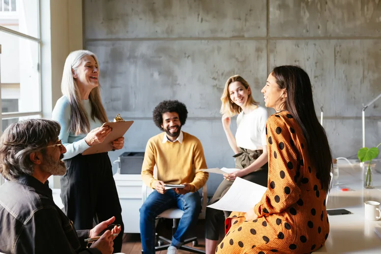 What is team alignment? Why is it important for your team to be aligned ...