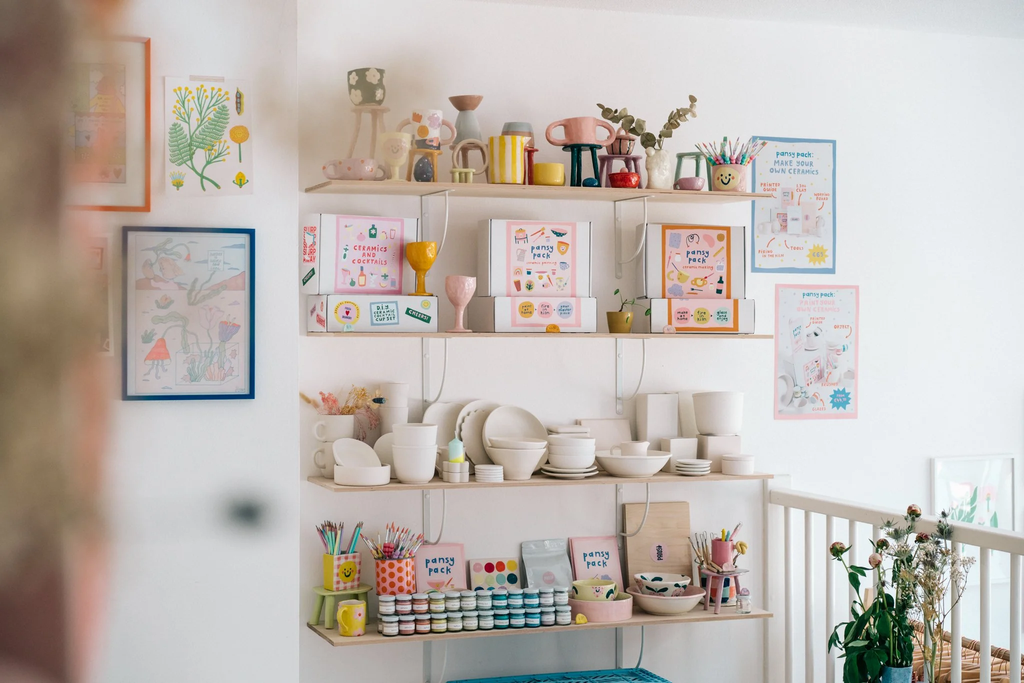 ceramic painting: small objects — pansy