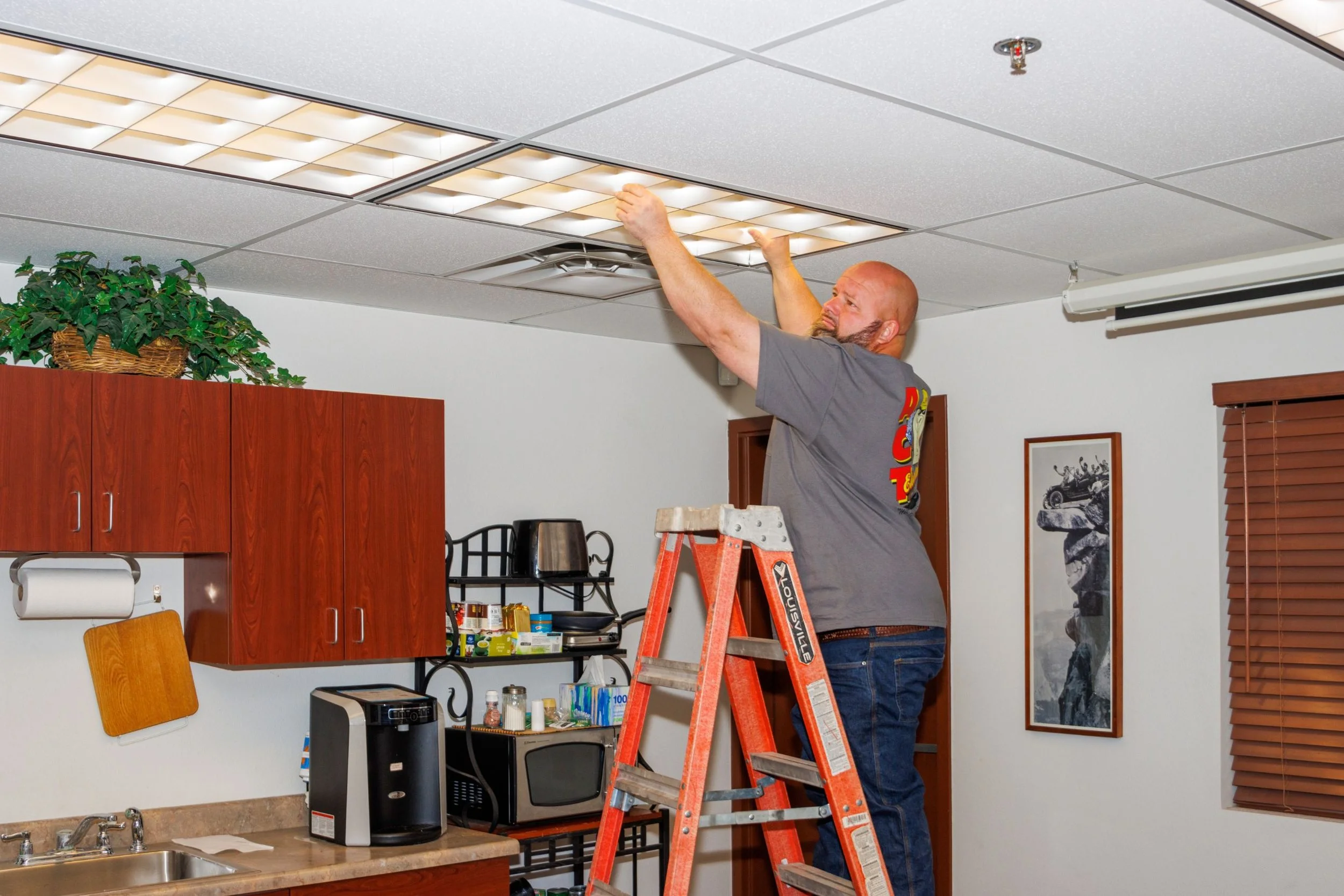 Get a Commercial Electrician In Mesa, AZ & Nearby Areas
