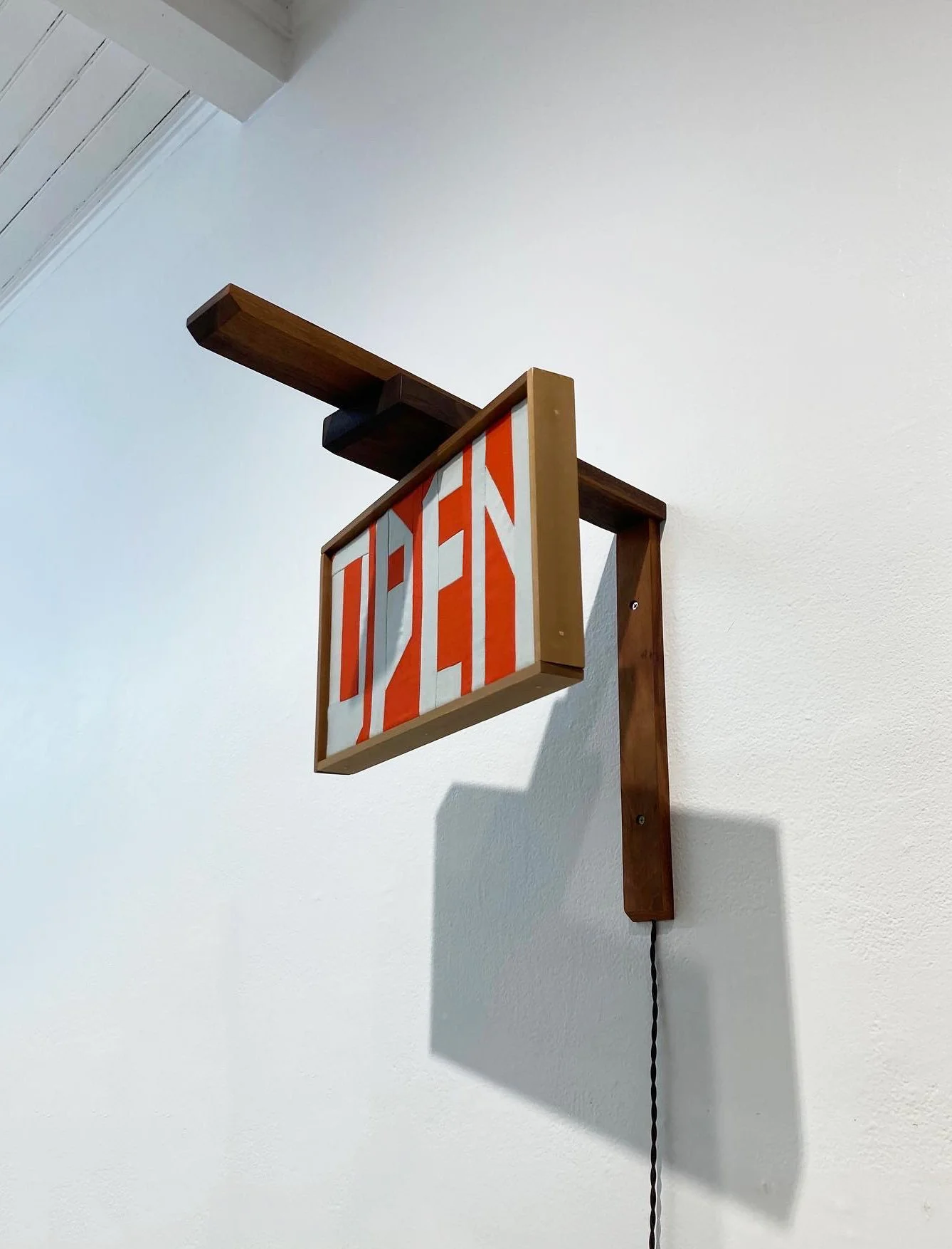 Open/Closed Spinning Sign — Jeffrey Sincich