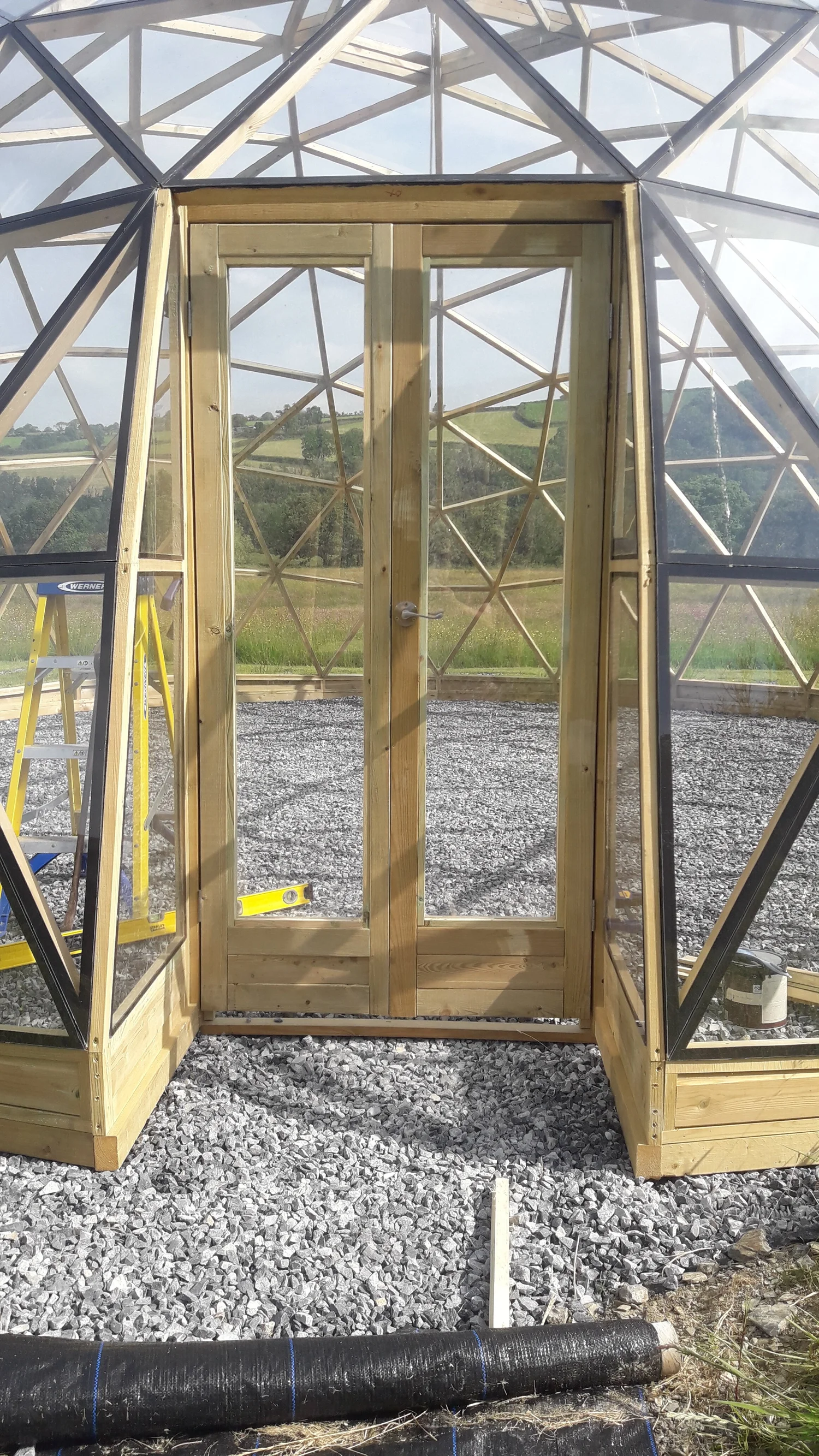 Debbies Dome - 5v 8m Diameter Geodesic Dome - Polycarbonate Glass ...