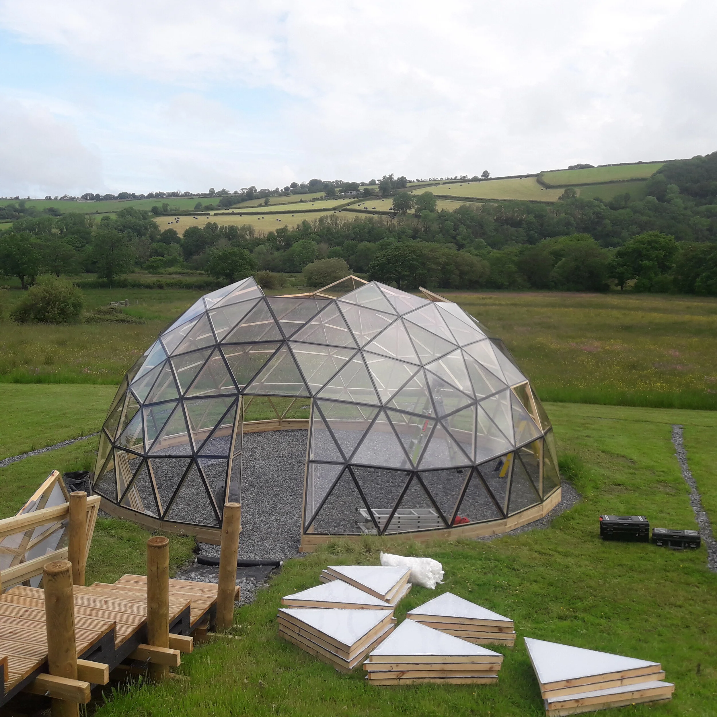 Debbies Dome - 5v 8m Diameter Geodesic Dome - Polycarbonate Glass ...