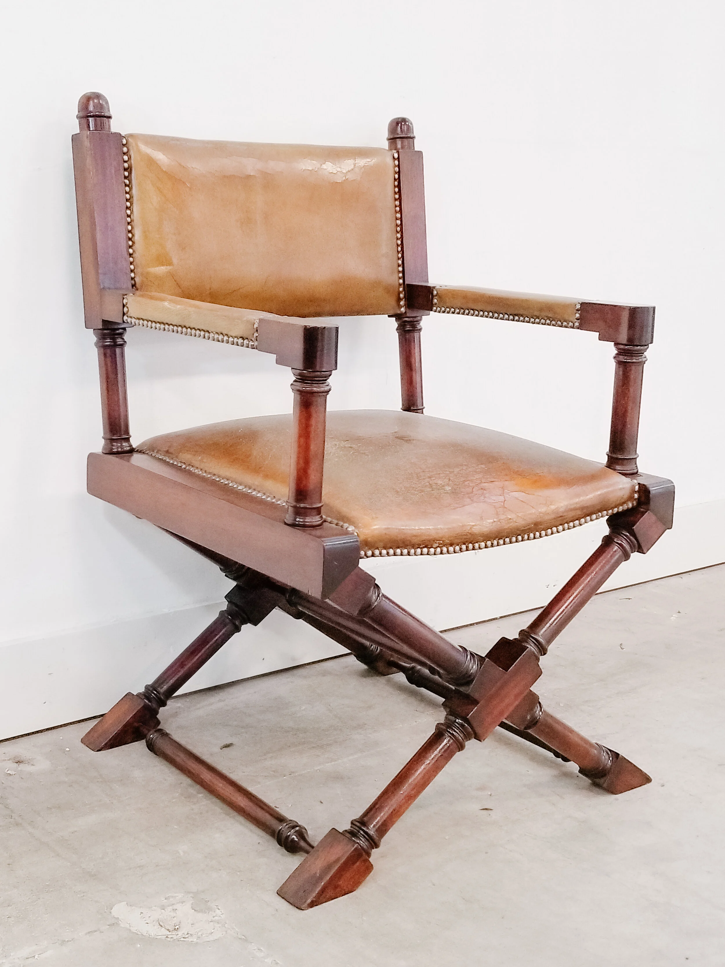 OCCASIONAL CHAIRS — Mrs. Howard Personal Shopper