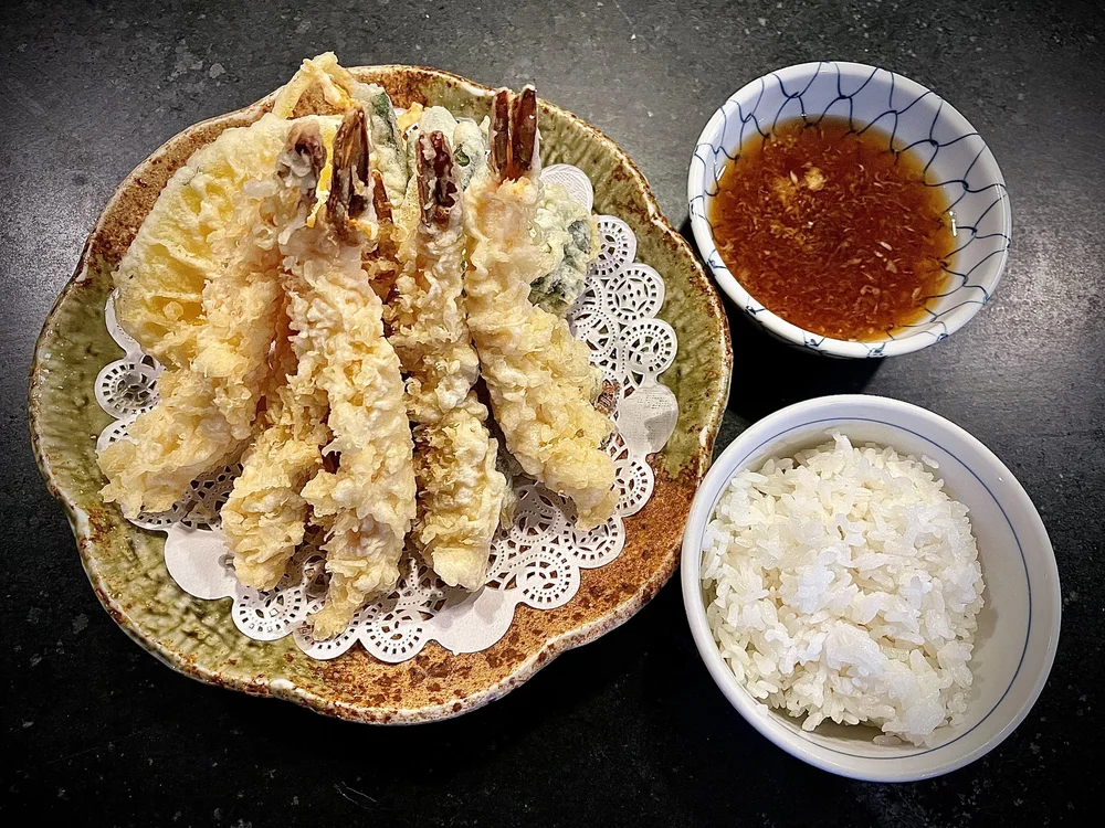 Sakura Restaurant & Bar