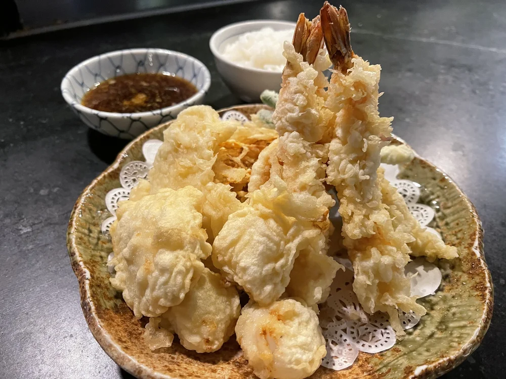 Sakura Restaurant & Bar