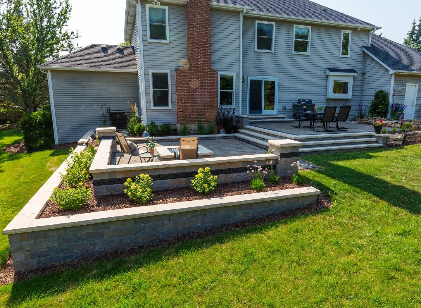 Retaining Wall in Batavia, Illinois | Blue Hills Inc.