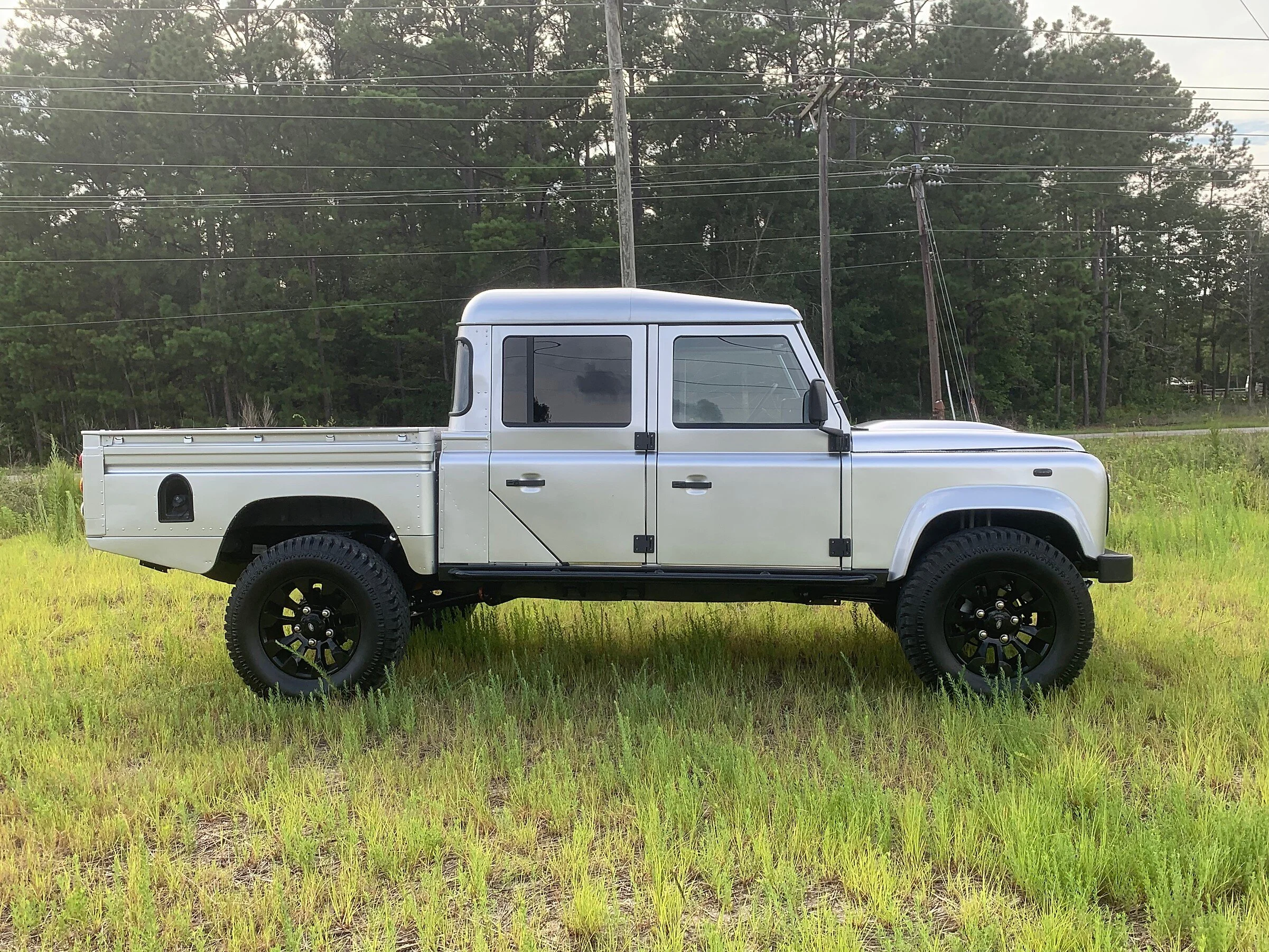 Land Rover Defender 130 Crew Cab
