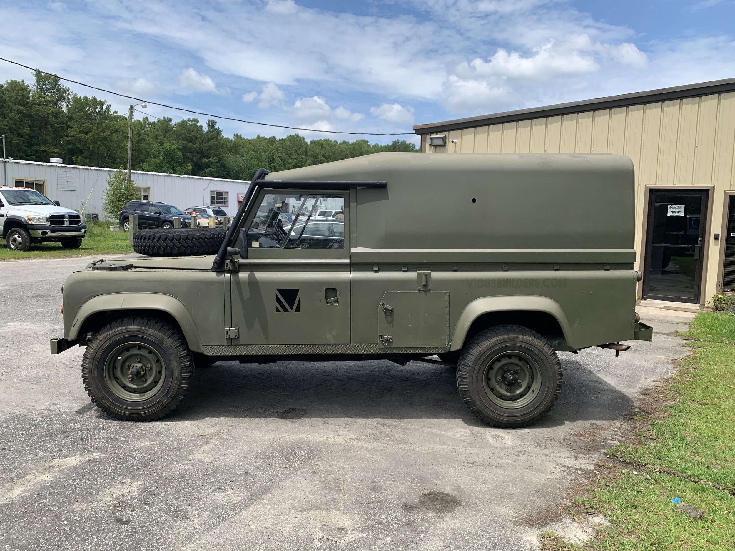 Land Rover Defender 110 Army Cheapest Collection | www.pinnaxis.com