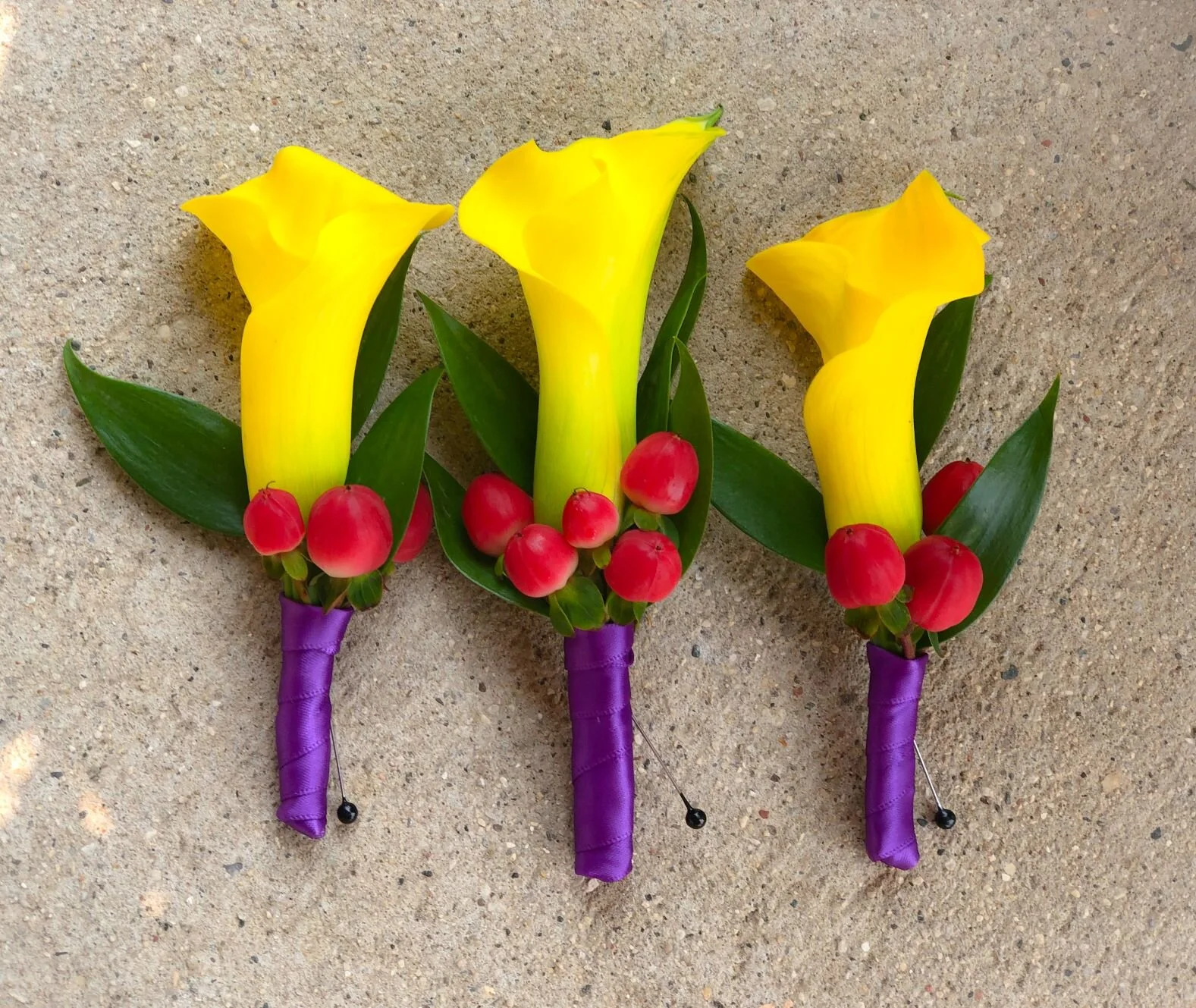 Boutonnieres — allthatbloomsmke.com